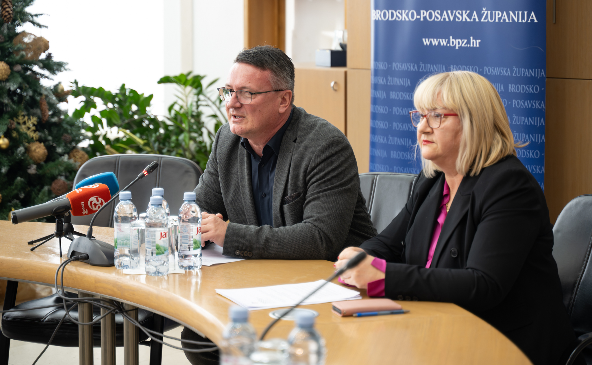 Brodsko-posavska županija - POTPISIVANJE UGOVORA O STIPENDIRANJU ...